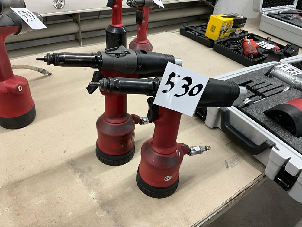 Pneumatic rivet nut gun (2x) | Dome Auctions